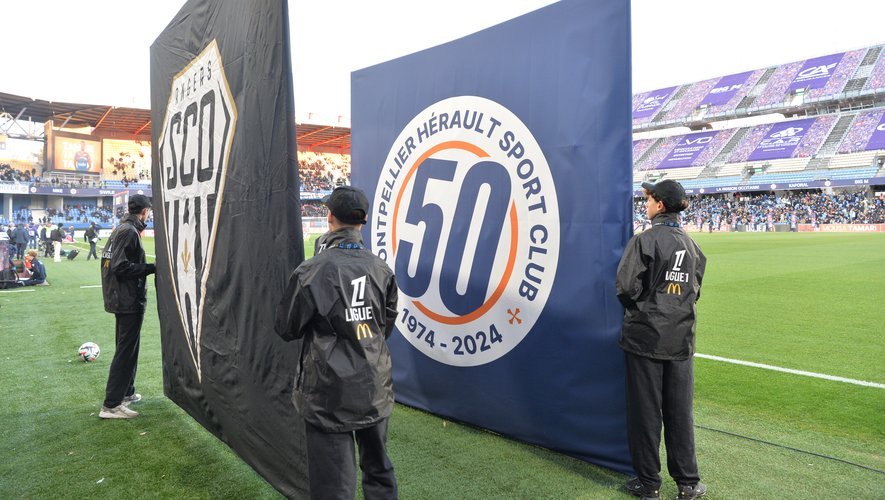 Au MHSC, la appel d’un bascule de vis plane de avec en avec sur des ...