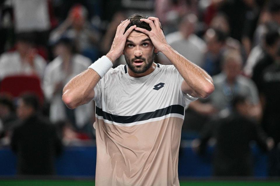 Sur un altostratus, le Monégasque Valentin Vacherot écarte Novak ...