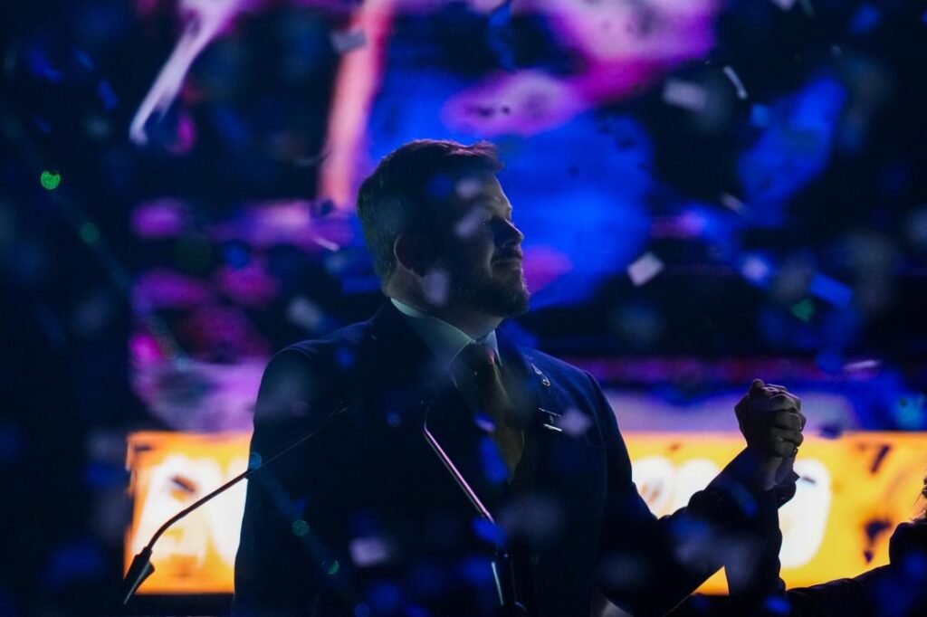 Au Chili, le challenger libertarien Johannes Kaiser crée la effarement ...