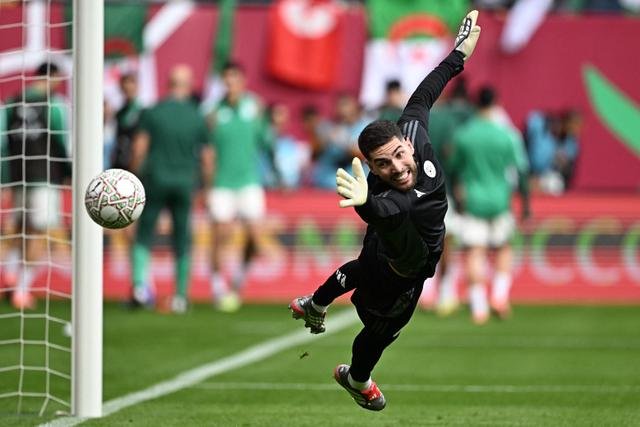 CAN 2025 : Luca Zidane défend les drapeau de l’Algérie, en dessous les ...