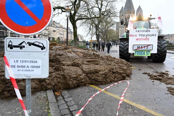 Colère des agriculteurs : des tracteurs de la FNSEA et des Jeunes ...