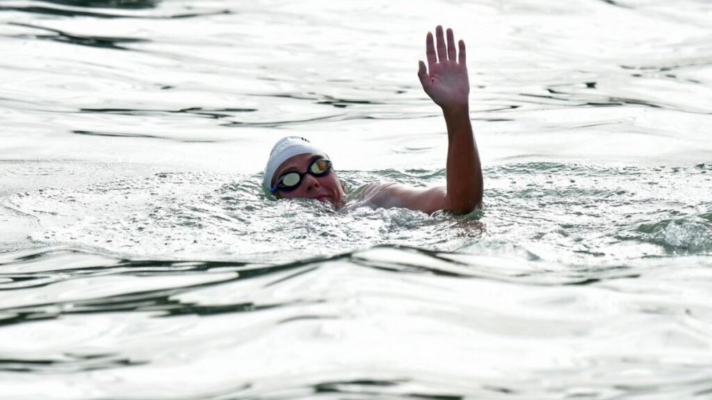 Traversée de la Manche en monokini de décor : un prouesse inhabituel ...