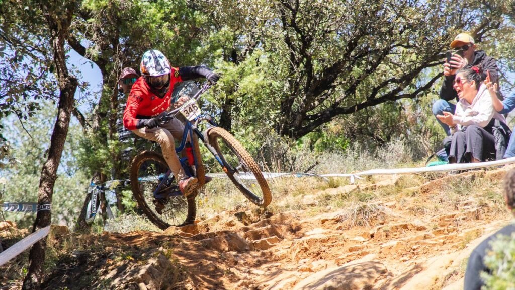 VTT chute : un carré de champions du monde derrière l’prose 2026 de la ...
